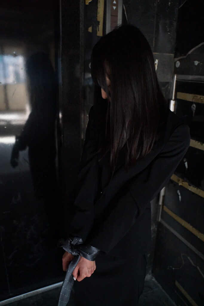 池袋OLナオミの形而的緊縛物語 - 緊縛SM写真